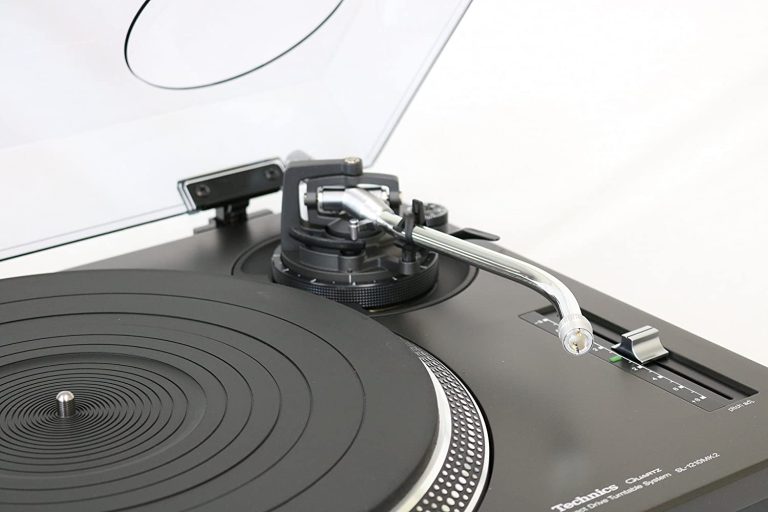 8 Best DJ Turntables (Guide & Reviews) - GlobalDJsGuide