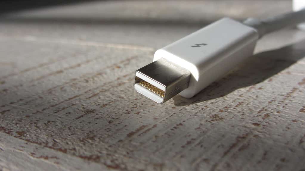 The Best Thunderbolt Audio Interface (Guide & Reviews) - GlobalDJsGuide